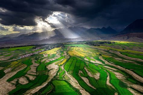 무료 이미지 자연스러운 하늘 자연 경관 테라스 경치 논 구름 목초지 항공 사진 들 평원 잔디 농촌 지역 사진술 산 조감도 세계 지구