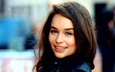 Beautiful Emilia Clarke Wallpaper 2560x1600 18552