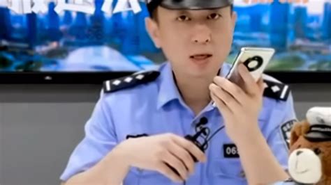 网传深圳一网红交警查酒驾查到区长被调岗，涉事警官辟谣：太扯了凤凰网视频凤凰网