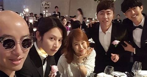 홍석천 김희철·백지영·홍진호·광희와 김가연 결혼식 참석 인증샷