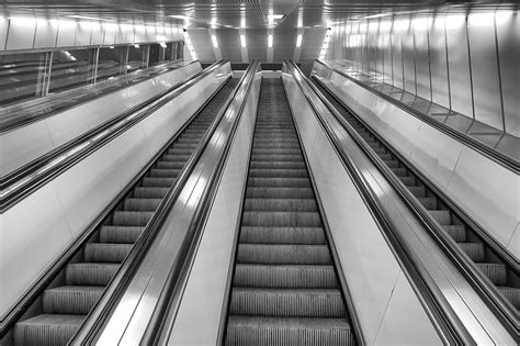 500 Free Escalator And Stairs Photos Pixabay