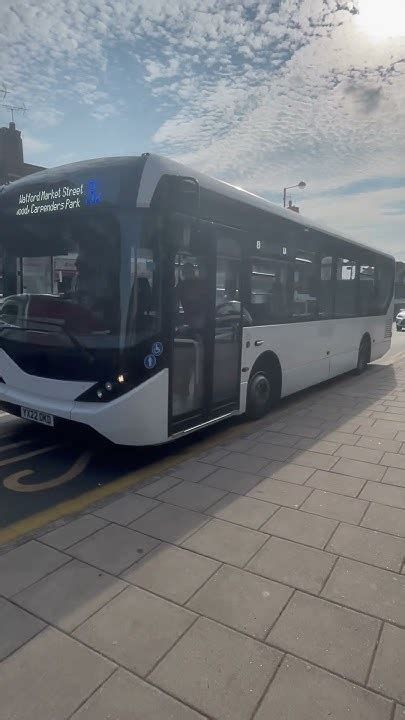 Flashy Blinds On Non Tfl Bus Route 328 Headed For Watford Youtube