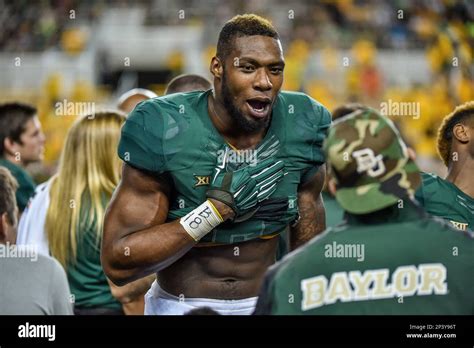 September 6 2014 Baylor Bears Defensive End Shawn Oakman 2 On The
