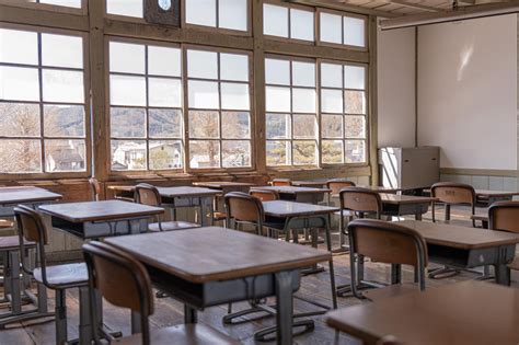 教室の窓と教室の風景の無料の写真素材 ID 86664フリー素材 ぱくたそ
