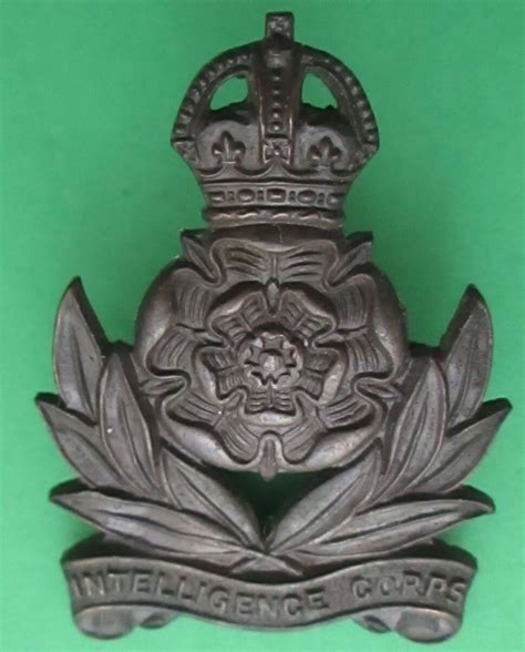 Officers Bronze Wwii Period Intelligence Corps Cap Badge In Corps And Services Badges