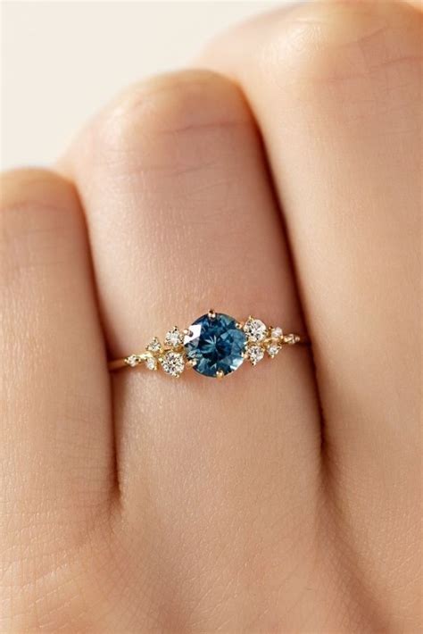 30 Timeless Classic Engagement Rings For Beautiful Women Small