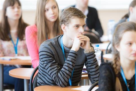 Старшеклассники за партами 50 фото фото картинки и рисунки скачать бесплатно