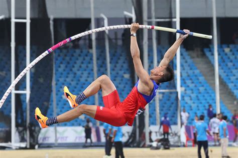 Ej Obiena Takes Second Place In France Tilt Abs Cbn News