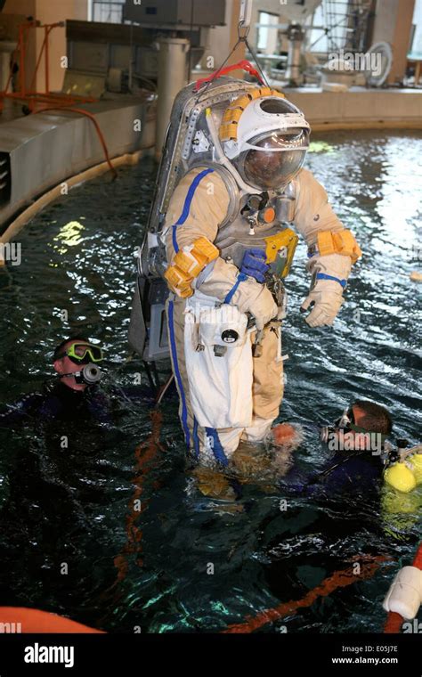 A Nasa Led Simulation Of An Underwater Spacewalk Using The Russian