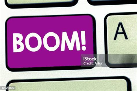 붐 보여주는 글을 참고 시끄러운 깊은 공명 소리 갑자기 경제 성장 갑작스러운 확장을 보여주는 비즈니스 사진 Omg에 대한 스톡 사진 및 기타 이미지 Istock