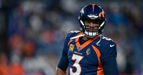 Ex Jets Gm Tannenbaum Russell Wilson Should Sign 1m Contract With