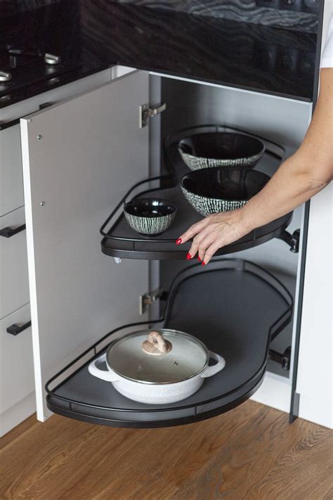 Организация хранения посуды на кухне в современном стиле Kitchen Kitchen Appliances Interior