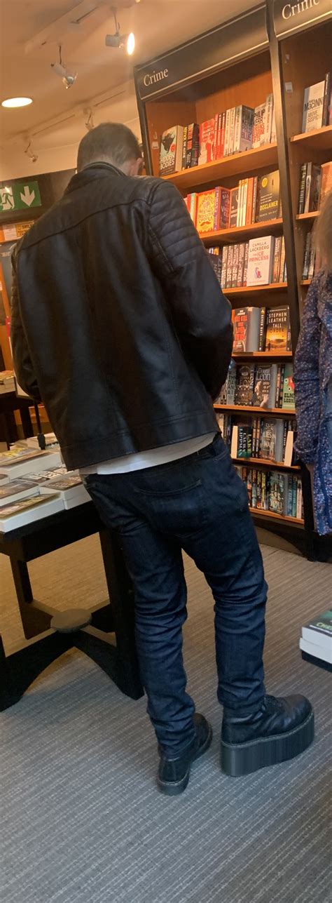 Sighting Hot Lad With Short Leg In A Book Shop In Tumbex