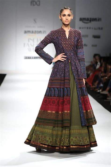 In New Delhi India Kleidung Mode Inspiration Anziehsachen