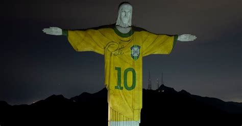 Pelé Es Honrado Por El Cristo Redentor De Río De Janeiro Express Diario