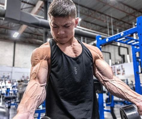 Tristyn Lees Diet Plan And Supplements Dr Workout