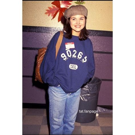 Tiffani Thiessen Fanpage Sur Instagram Mid 90s Fashion At Its Finest