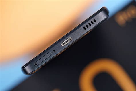 Trên tay Redmi K60 Pro vua gaming giá rẻ với chip Snapdragon 8 Gen 2 như Galaxy S23 Ultra