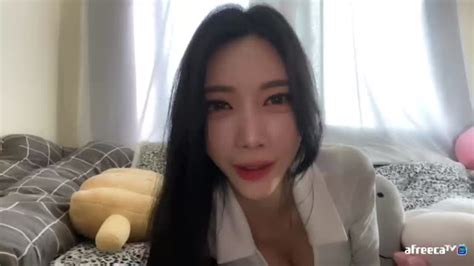 [클립]찐1일차 신입여캠 모델 초이 눕방 아프리카tv Vod