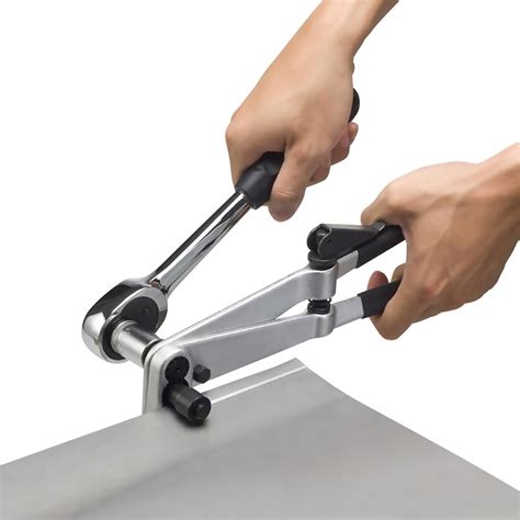 How To Use A Flange Tool