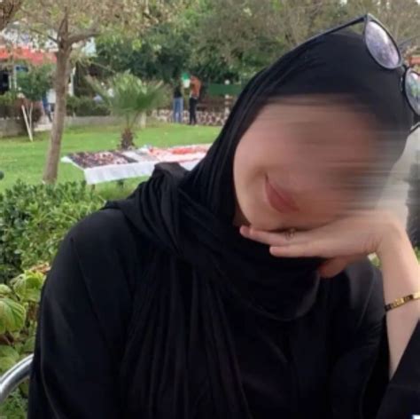 Pin By Luna Kawaii On Cool Brunette Beauty Pretty Eyes Hijabi Aesthetic