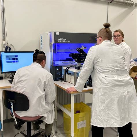University Bioscience Lab Dorna Robotics