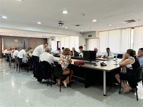 Община Костинброд и МРРБ подписаха споразумения за асфалтиране на редица улици Костинброд