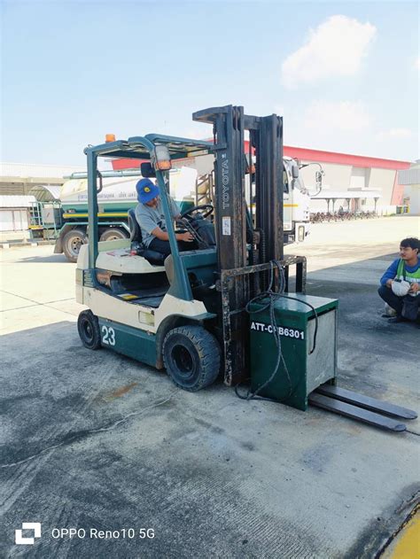 ให้เช่ารถโฟร์คลิฟท์ไฟฟ้าราคาไม่แพง แถวลาดกระบัง สุวรรณภูมิ บางพลี โทร 094 7725222 094 8681237