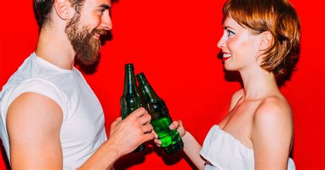 What Attracts Men To Women 7 Guys Reveal What They First Noticed About