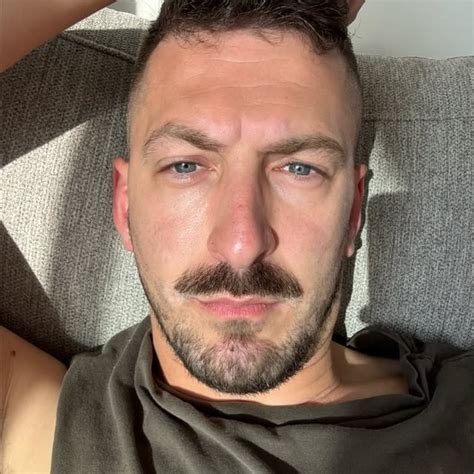 Romain Isidore Romain Isi • Threads Say More