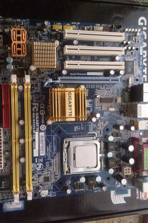 مادربرد گیگا با Cpu دوهسته ای