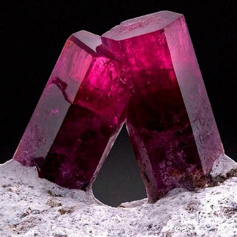 Beryl Gemstone Types Properties Formation Occurrence Uses