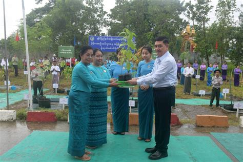 ရခိုင်ပြည်နယ်ဝန်ကြီးချုပ် ဦးထိန်လင်း မြန်မာအမျိုးသမီးများနေ့အကြိုအထိမ်းအမှတ် မိုးရာသီသစ်ပင်စိုက