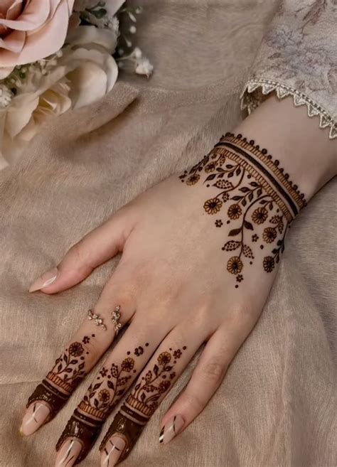 Pin Af Self Love På Latest Mehndi Designs I 2025 Hennadesign