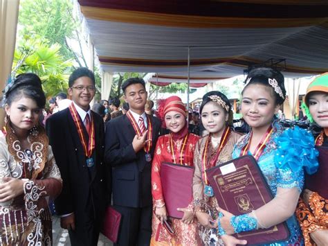 Graduation Jhs Fashion Event Beautiful