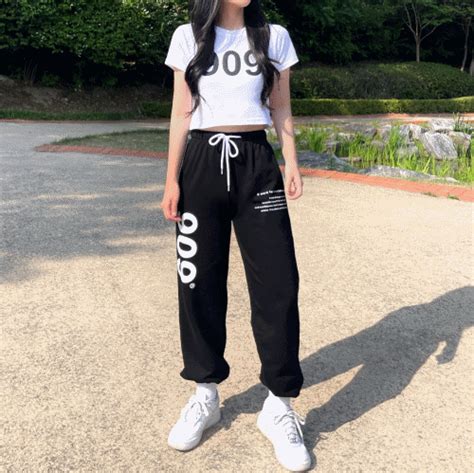 당일출고 레벨 트레이닝복 세트 크롭 반팔 티셔츠 레터링 포켓 조거팬츠 에이블리