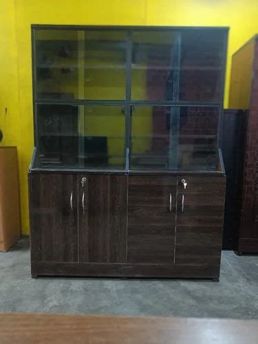 Engineered Wood Wooden Glass Showcase 55ft For Hall At ₹ 10500piece