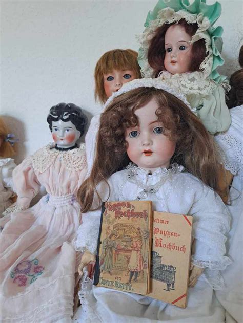 «Антикварні лялькові кулінарні книги є дуже рідкісними і користуються у колекціонерів великим