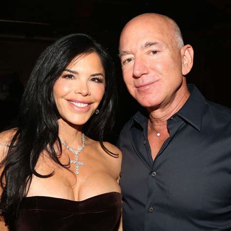 Jeff Bezos And Lauren Sanchez Bezos Are In Mexico What Is The