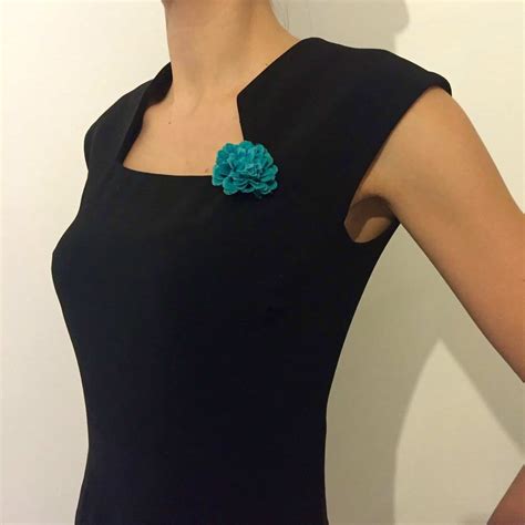 Broche 08 Agence Elegance Hôtesses