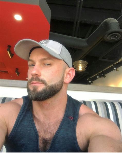 Pin By Iordan Bogdanov On Beardedmen Bald Men With Beards Bearded