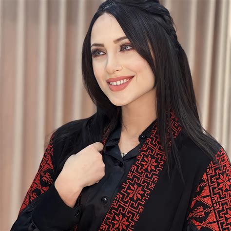 رغد نيروخ Raghad Neiroukh