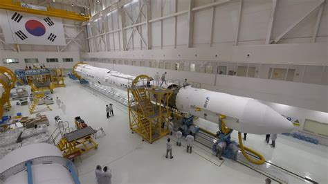 [누리호 2차 발사]① 절반 성공에서 완전 성공 기대 실제 위성 싣고 우주로