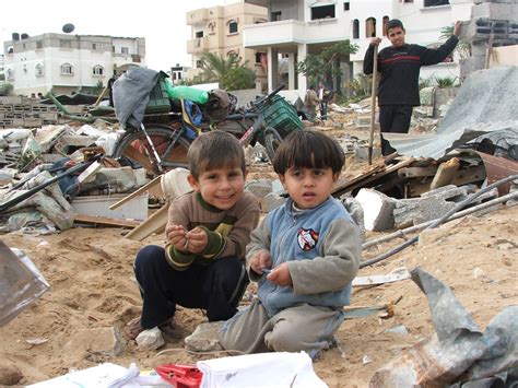في اليوم العالمي للطفل أطفال فلسطين بلا حقوق