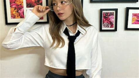 てんちむ、セクシーすぎるへそ出しプレッピーコーデ披露「大優勝！」 Antenna[アンテナ]