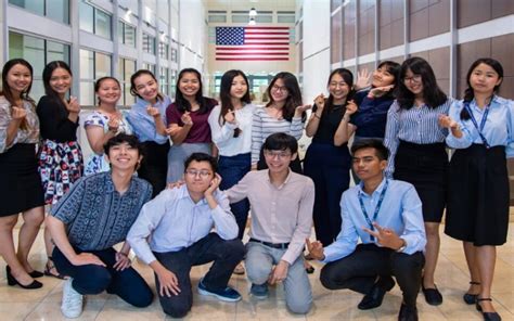 ၉ တန်း အောင်ပြီးတာနဲ့ စင်ကာပူမှာ ကျောင်းဆက်တက်လို့ရမယ့် ပညာသင်ဆု