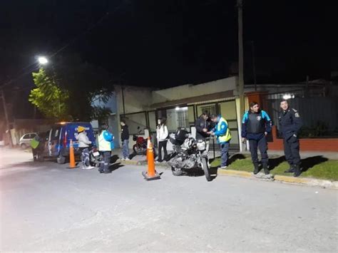 Un Joven Intentó Evadir Un Control Policial Embistió A Un Efectivo Y