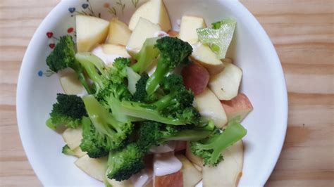사과브로콜리샐러드