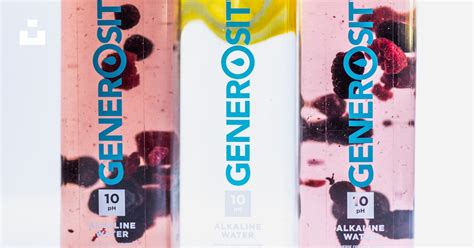 과일이 들어있는 액체 3 병 사진 Unsplash의 무료 마시다 이미지