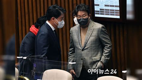 권성동 장제원과 잘 지내고 있다 윤핵관 불화설 선긋기